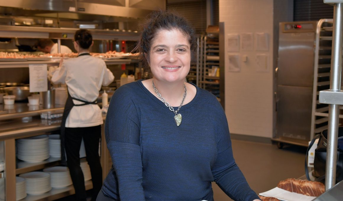 Alex Guarnaschelli Net Worth in 2023 - Wiki, Age, Weight and Height ...