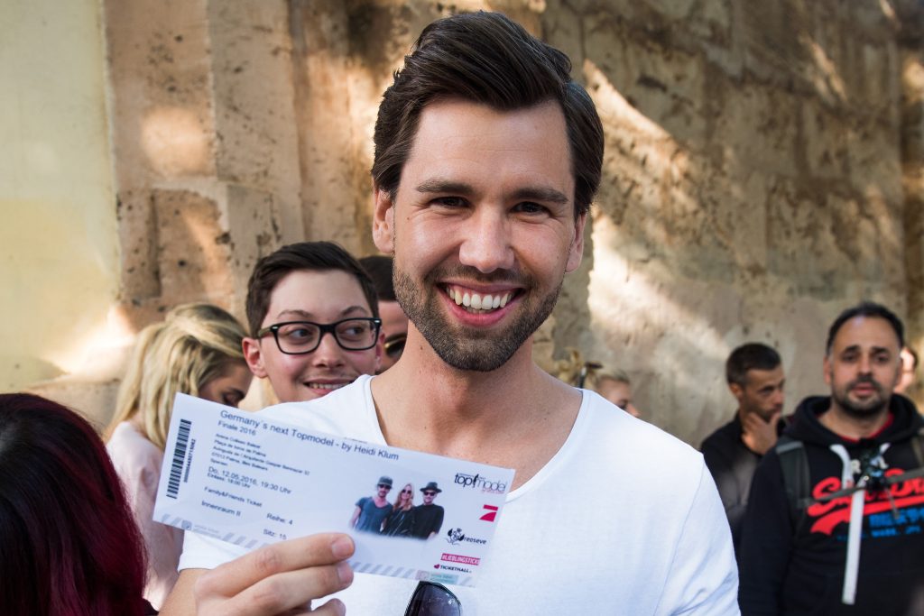 Alexander Keen Net Worth - Wiki, Age, Weight and Height, Relationships ...