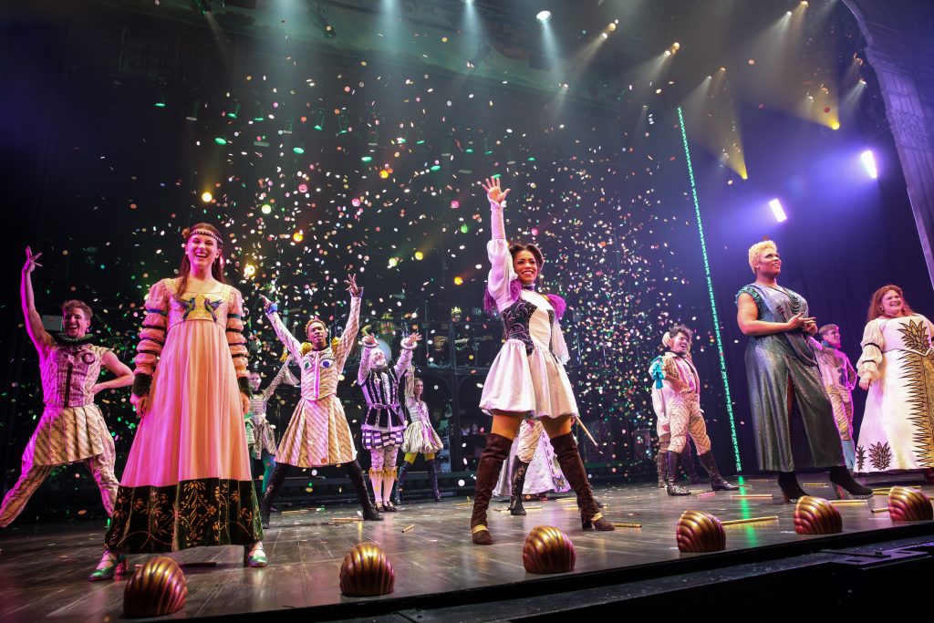 Alexandra Socha Net Worth - Wiki, Age, Weight and Height, Relationships ...