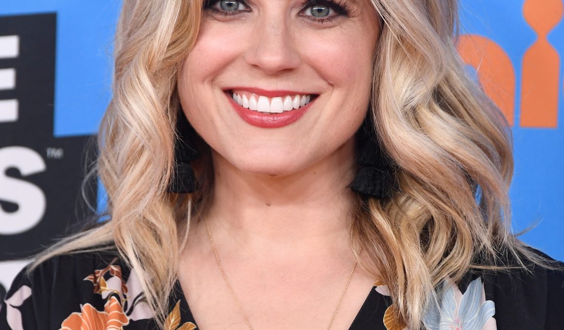 Allison Munn Net Worth in 2023 - Wiki, Age, Weight and Height ...