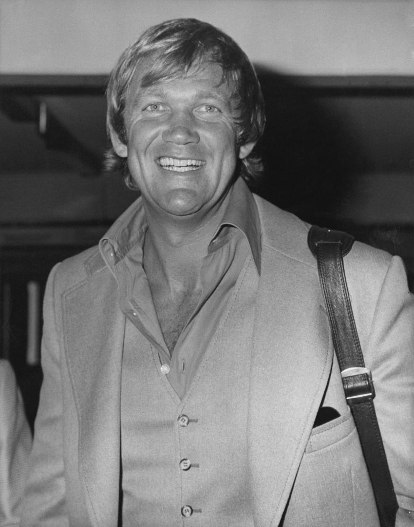 Bo Svenson Net Worth - Wiki, Age, Weight and Height, Relationships ...