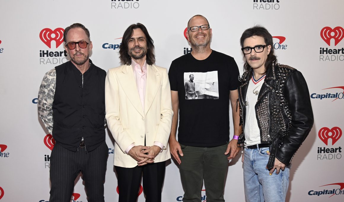 Brian Bell Net Worth in 2023 - Wiki, Age, Weight and Height ...