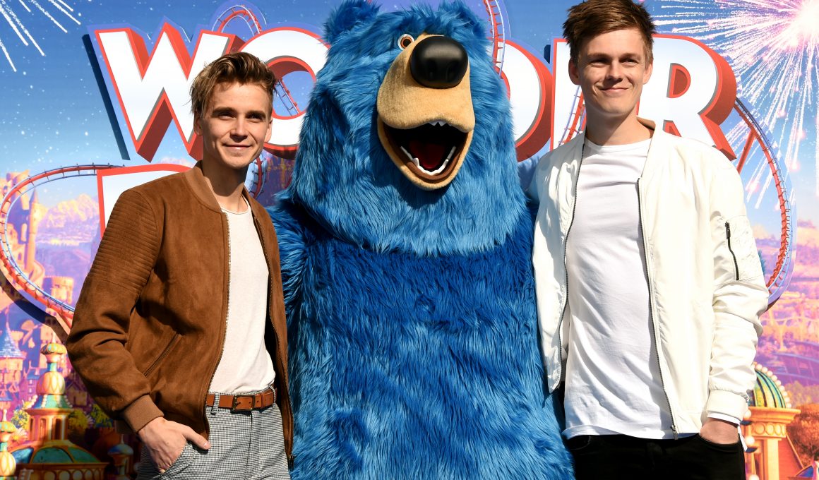 Caspar Lee Net Worth in 2023 - Wiki, Age, Weight and Height ...