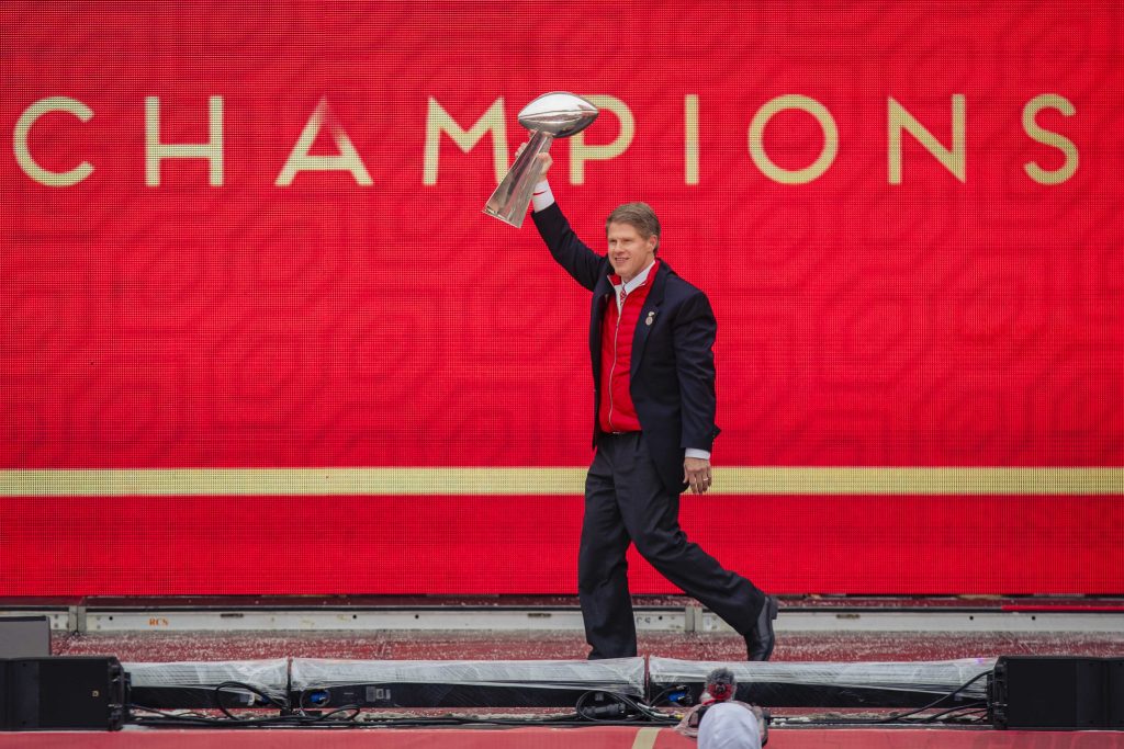 Clark Hunt Net Worth - Wiki, Age, Weight and Height, Relationships ...