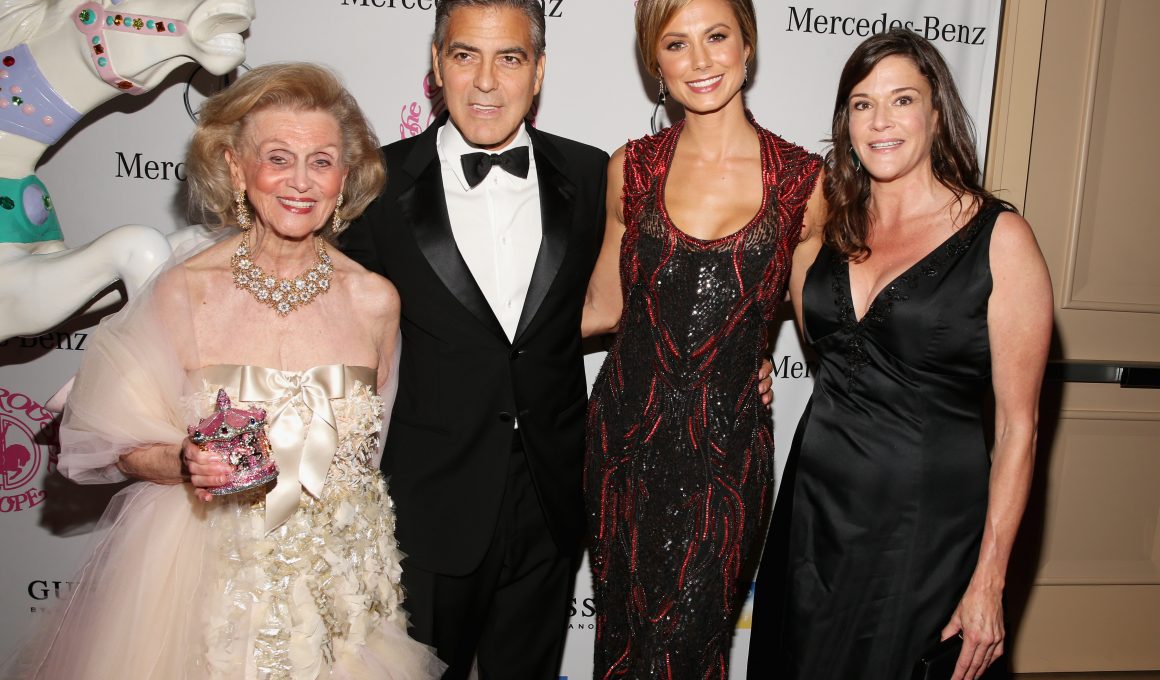 Dana Davis Net Worth in 2023 - Wiki, Age, Weight and Height ...