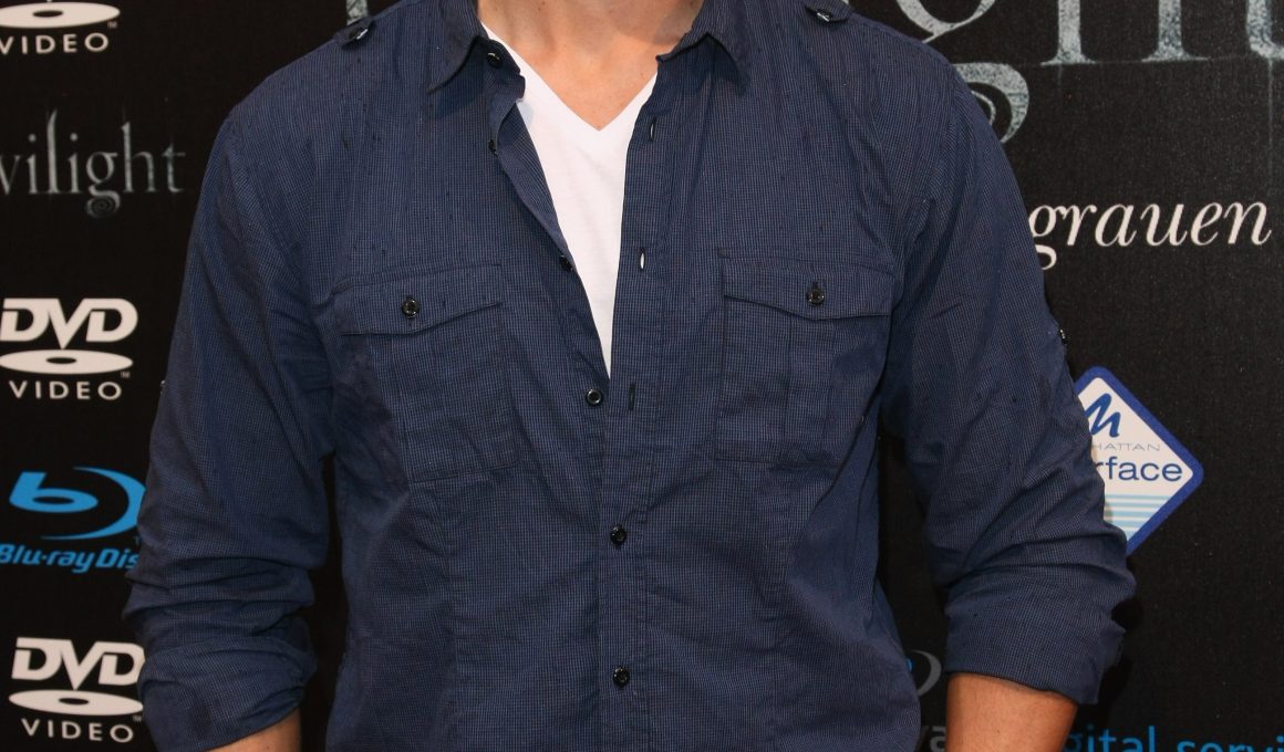 Daniel Cudmore Net Worth in 2023 - Wiki, Age, Weight and Height ...