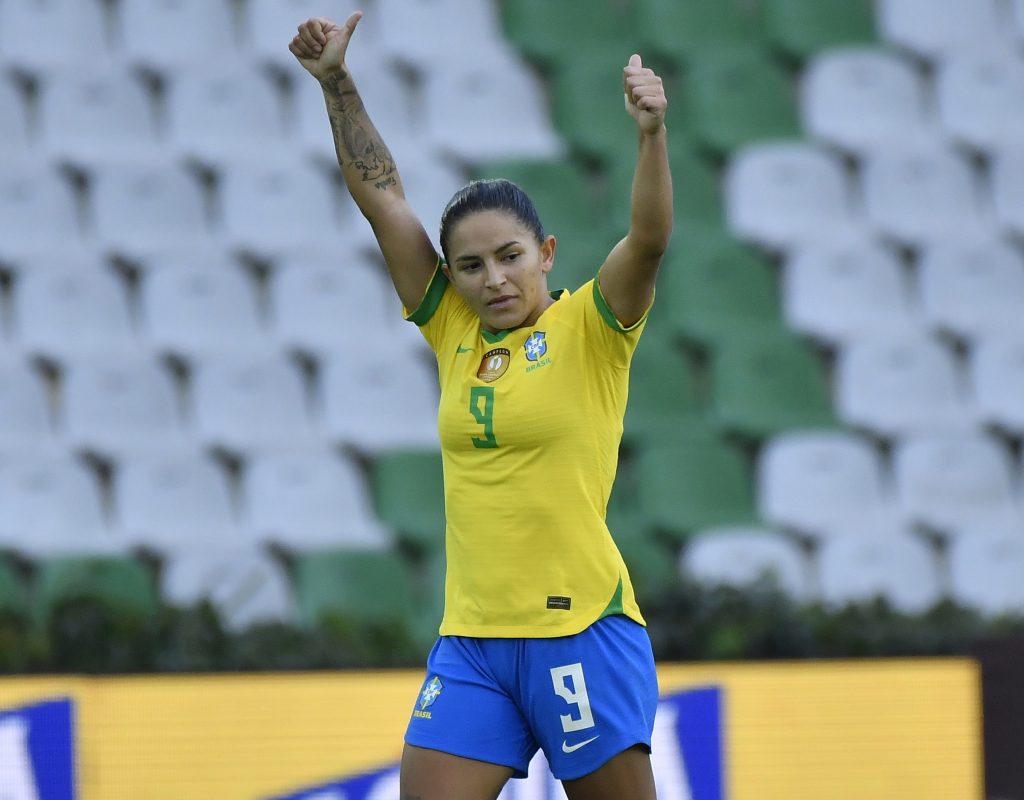 Debinha Net Worth in 2023 - Wiki, Age, Weight and Height, Relationships ...