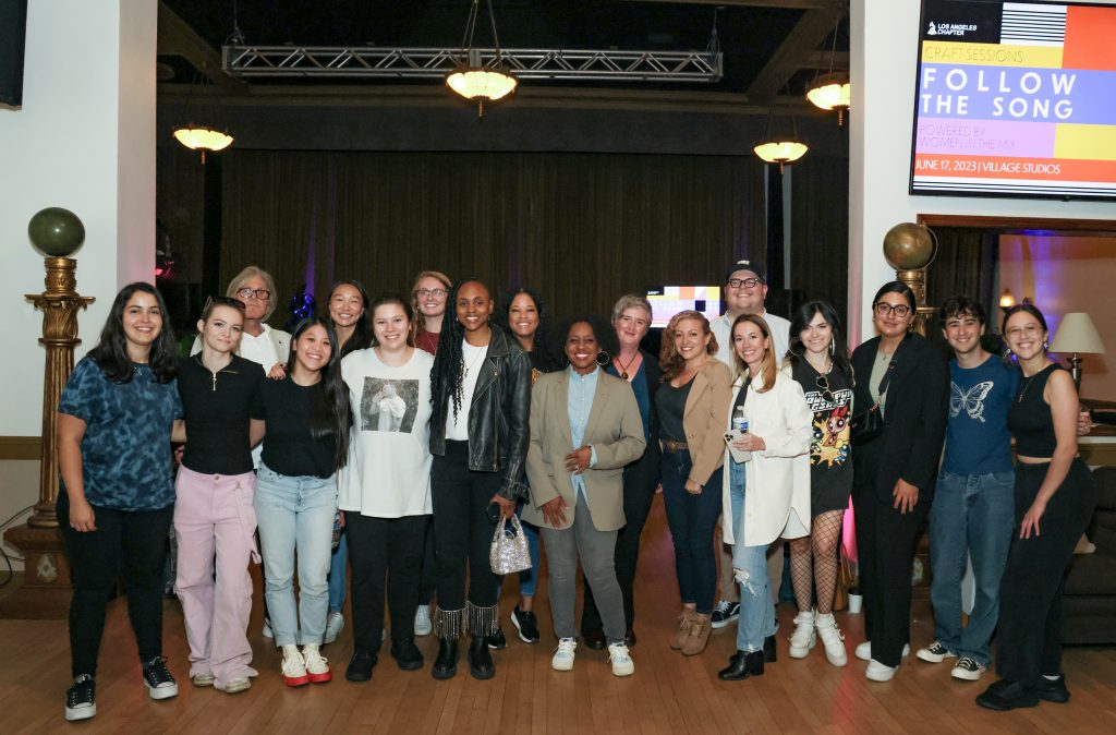 Ebonie Smith Net Worth - Wiki, Age, Weight and Height, Relationships ...