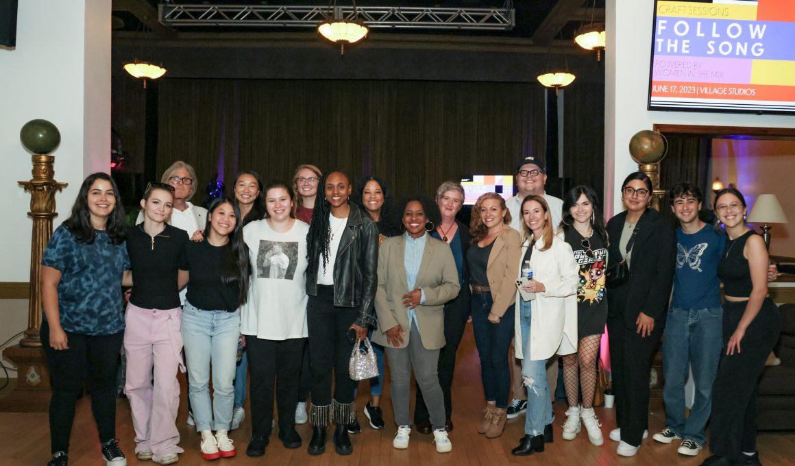 Ebonie Smith Net Worth in 2023 - Wiki, Age, Weight and Height ...