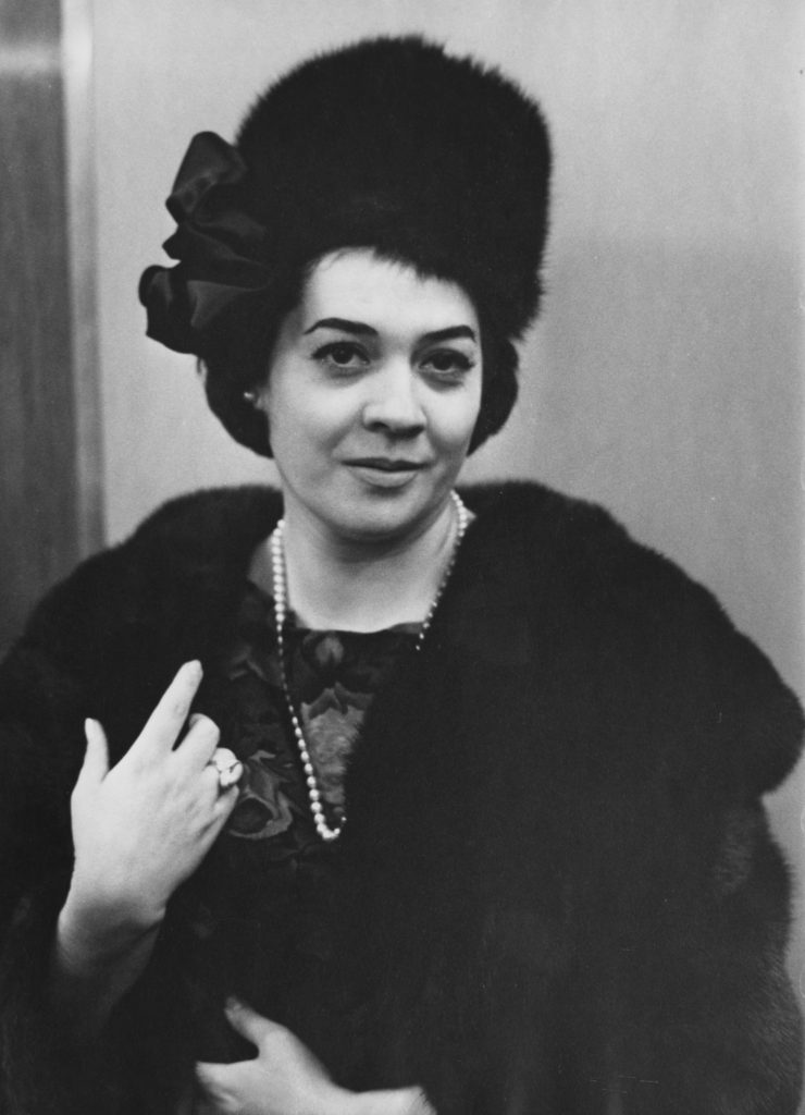 Fiorenza Cossotto Net Worth - Wiki, Age, Weight and Height, Relationships, Family, and More - Luxlux