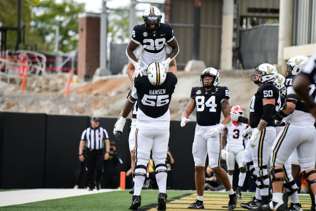 Gunnar Hansen Net Worth - Wiki, Age, Weight and Height, Relationships ...