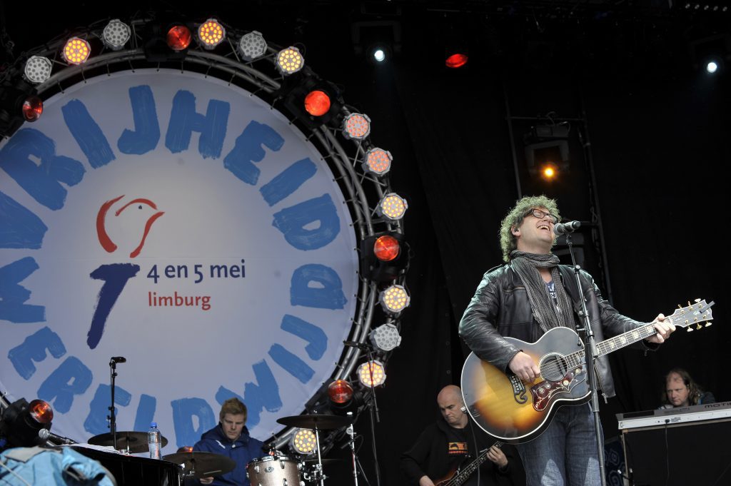Guus Meeuwis Net Worth - Wiki, Age, Weight and Height, Relationships ...