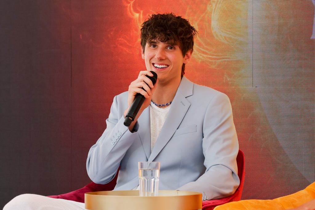 JVKE Net Worth - Wiki, Age, Weight and Height, Relationships, Family ...