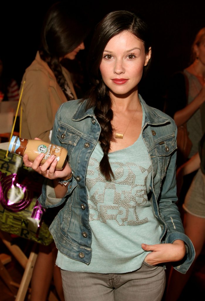 Jenn Proske Net Worth - Wiki, Age, Weight and Height, Relationships ...