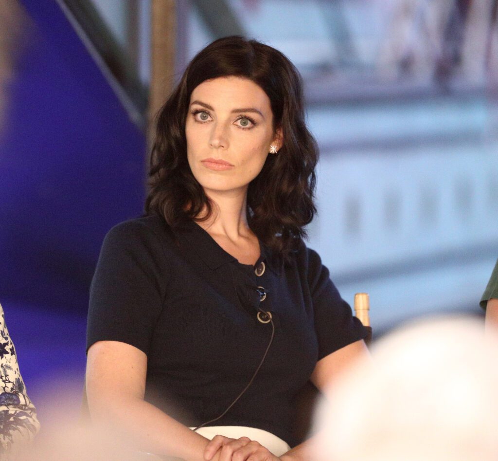 Jessica Pare Net Worth - Wiki, Age, Weight and Height, Relationships, Family, and More - Luxlux