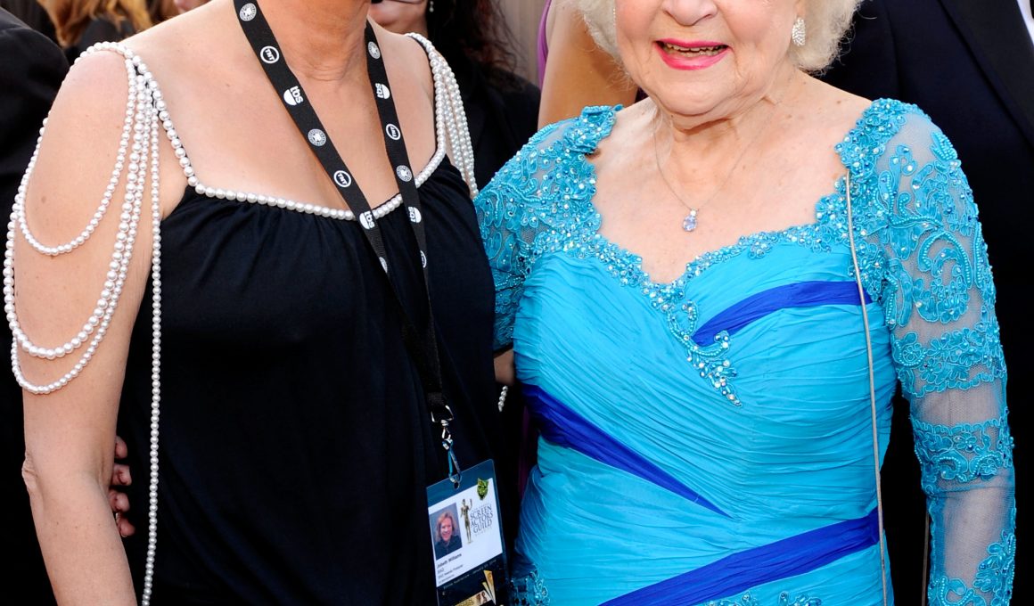 JoBeth Williams Net Worth in 2023 - Wiki, Age, Weight and Height ...