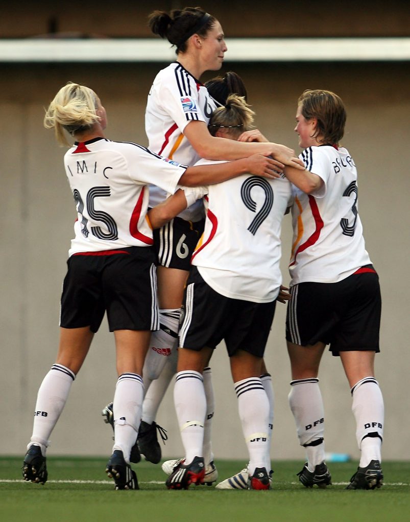 Julia Simic Net Worth - Wiki, Age, Weight and Height, Relationships ...