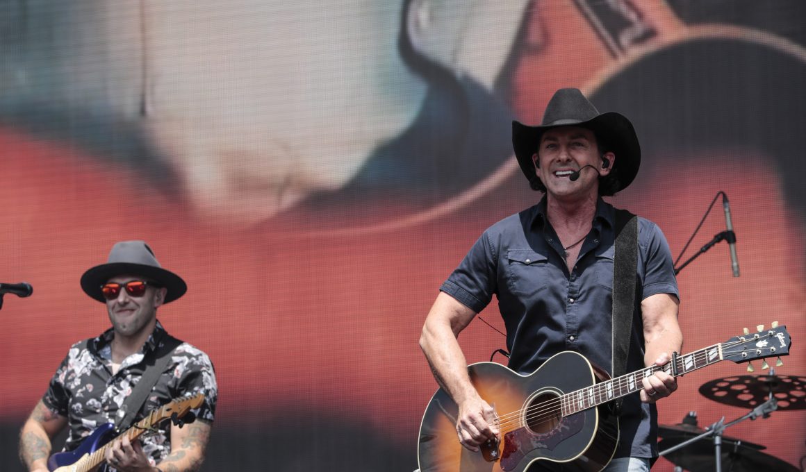 Lee Kernaghan Net Worth in 2023 - Wiki, Age, Weight and Height ...