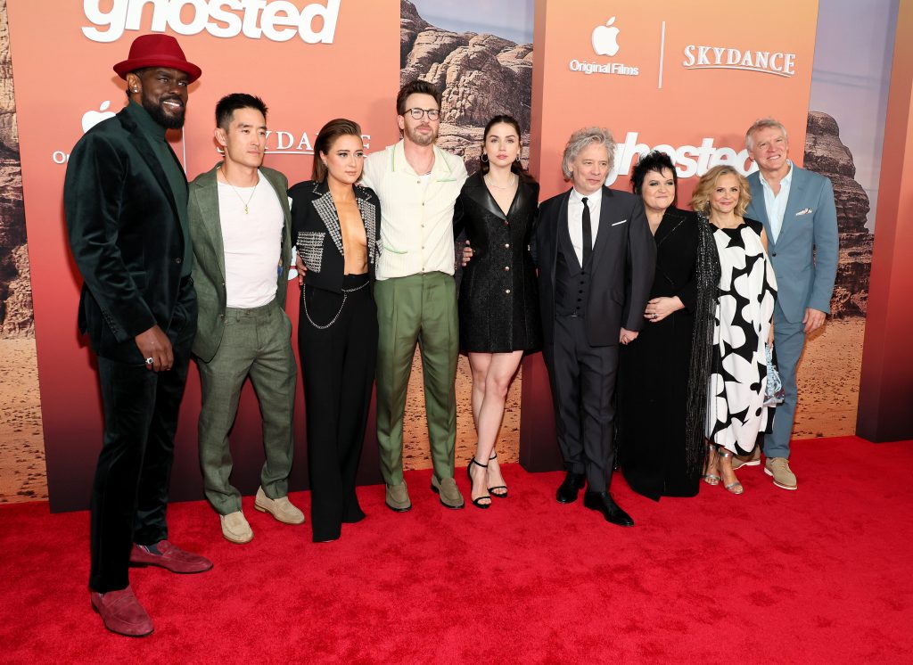 Lizze Broadway Net Worth - Wiki, Age, Weight and Height, Relationships ...