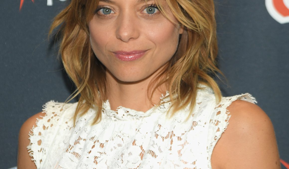 Lizzie Brocheré Net Worth in 2024 - Wiki, Age, Weight and Height ...