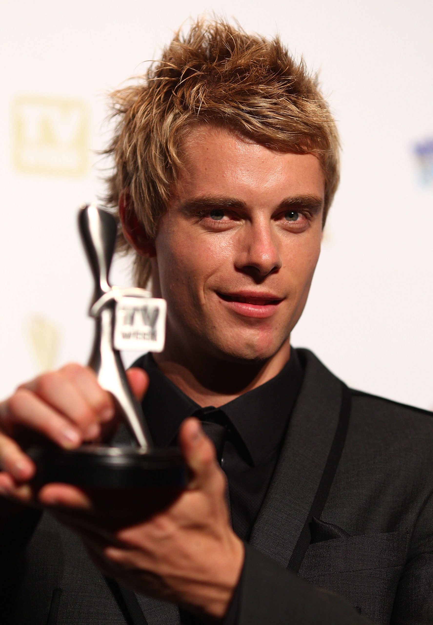 Luke Mitchell Net Worth in 2023 - Wiki, Age, Weight and Height ...