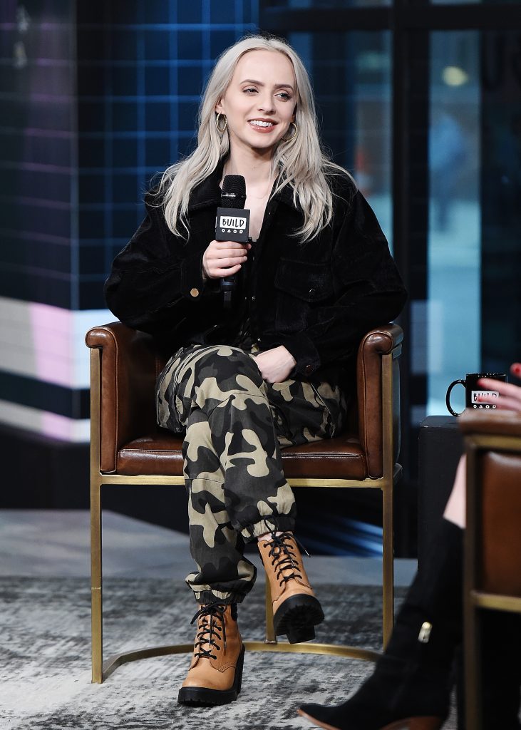 Madilyn Bailey Net Worth - Wiki, Age, Weight and Height, Relationships ...