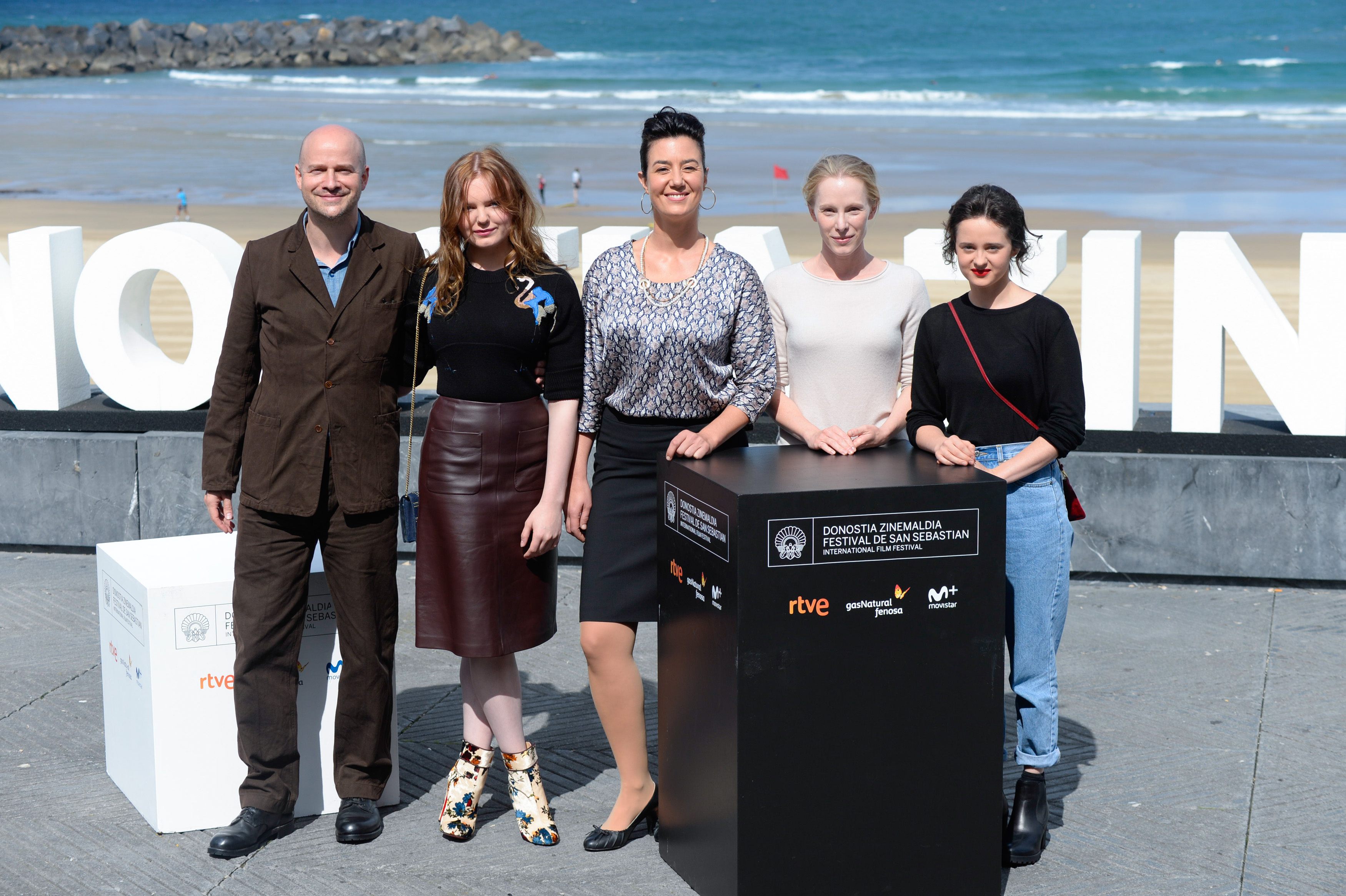 Maria-Victoria Dragus Net Worth in 2023 - Wiki, Age, Weight and Height ...