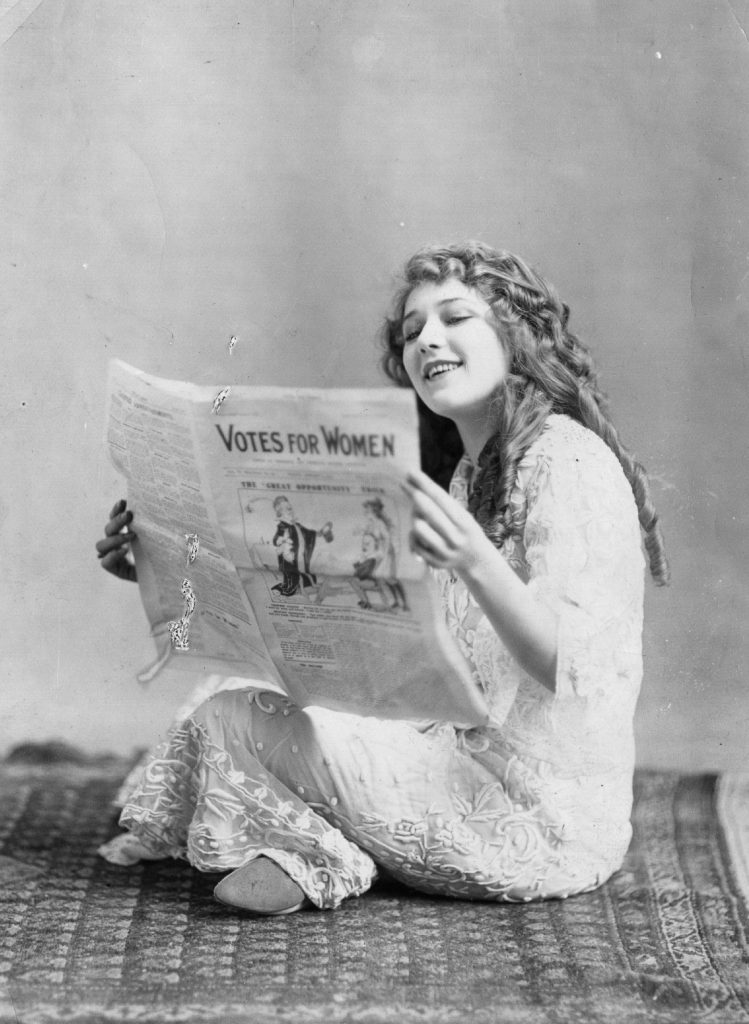 Mary Pickford Net Worth - Wiki, Age, Weight and Height, Relationships ...