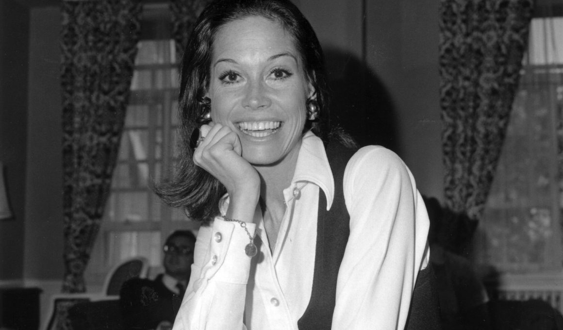 Mary Tyler Moore Net Worth in 2023 - Wiki, Age, Weight and Height ...