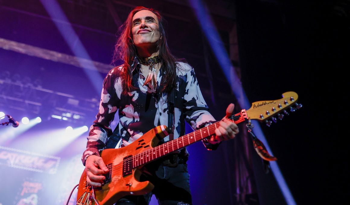 Nuno Bettencourt Net Worth in 2023 - Wiki, Age, Weight and Height, Relationships, Family, and ...