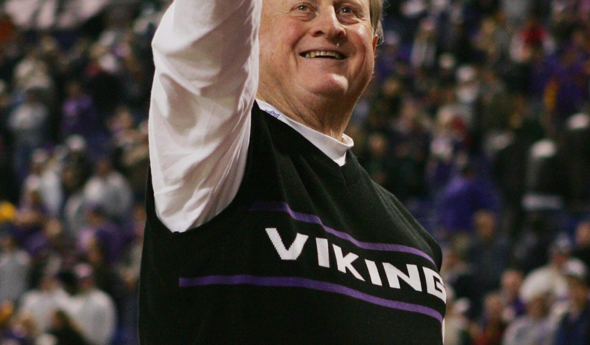 Red McCombs Net Worth in 2024 - Wiki, Age, Weight and Height ...