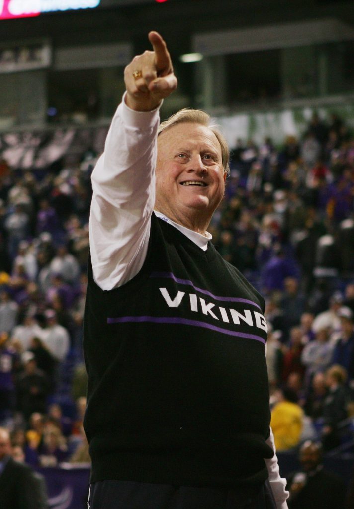 Red McCombs Net Worth - Wiki, Age, Weight and Height, Relationships ...