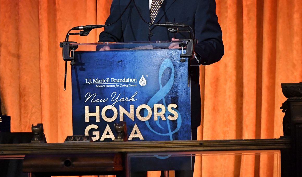 Robert Wuhl Net Worth in 2024 - Wiki, Age, Weight and Height ...