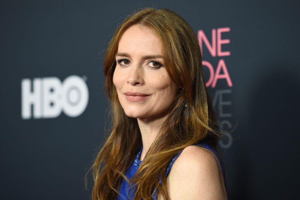 Saffron Burrows Net Worth - Wiki, Age, Weight and Height, Relationships ...