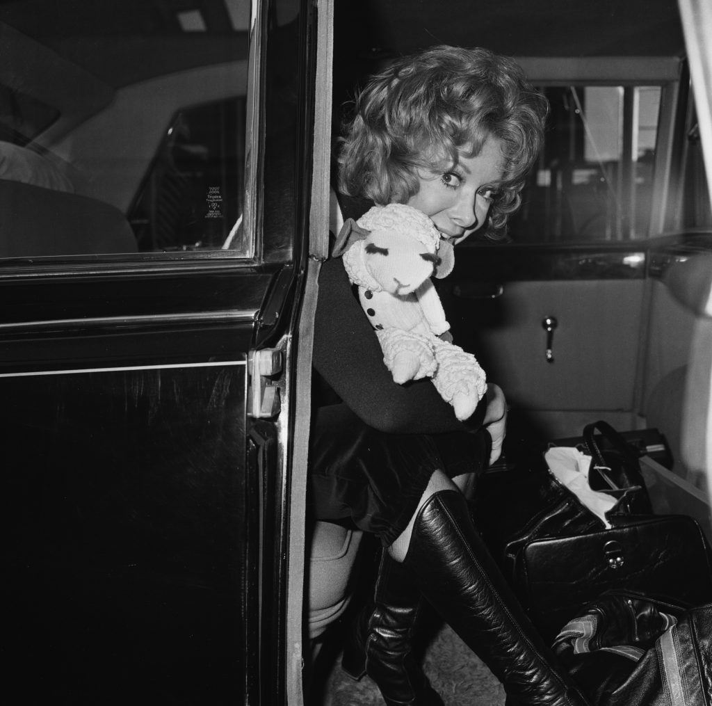 Shari Lewis Net Worth - Wiki, Age, Weight and Height, Relationships ...
