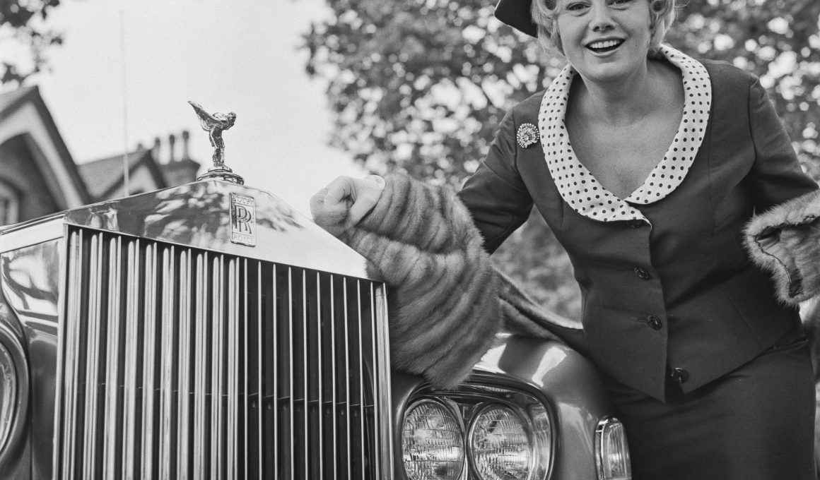 Shelley Winters Net Worth in 2023 - Wiki, Age, Weight and Height ...