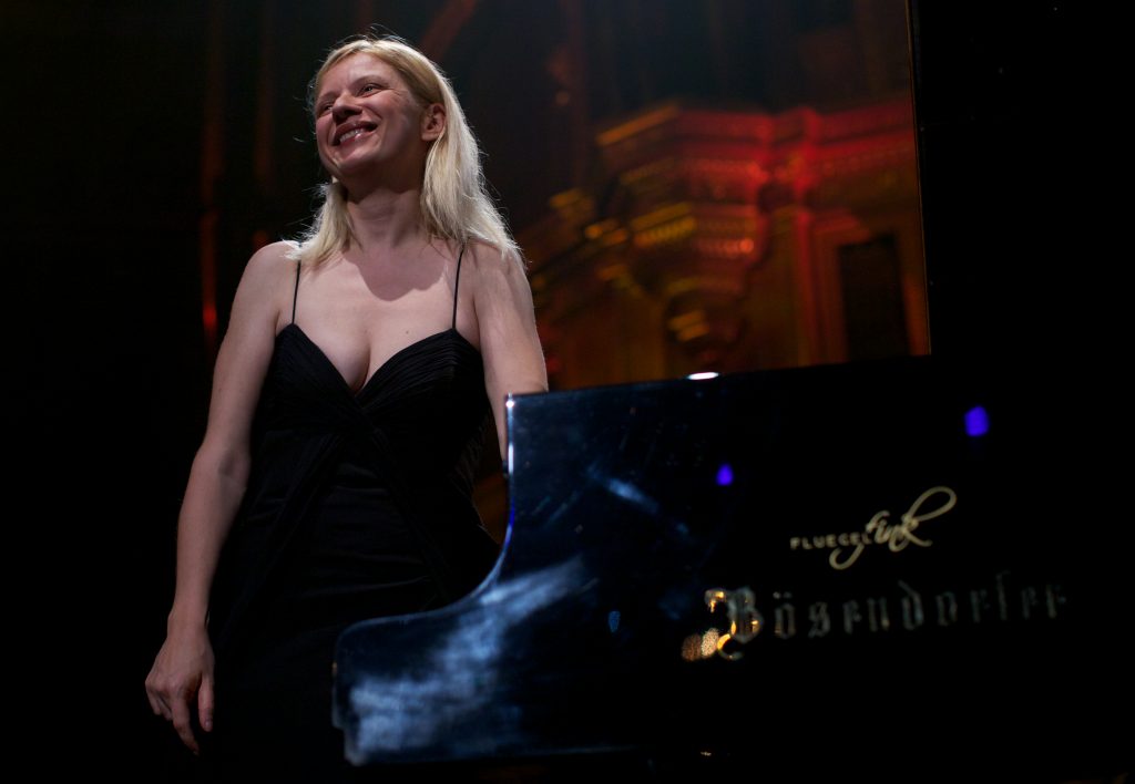 Valentina Lisitsa Net Worth - Wiki, Age, Weight and Height ...