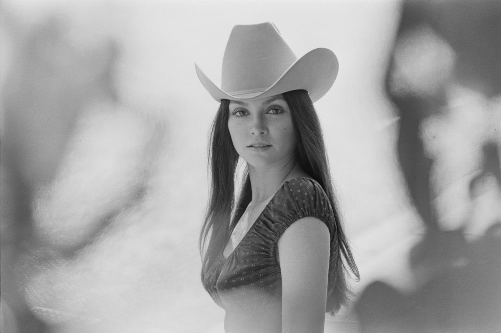 Victoria Principal Net Worth - Wiki, Age, Weight and Height ...