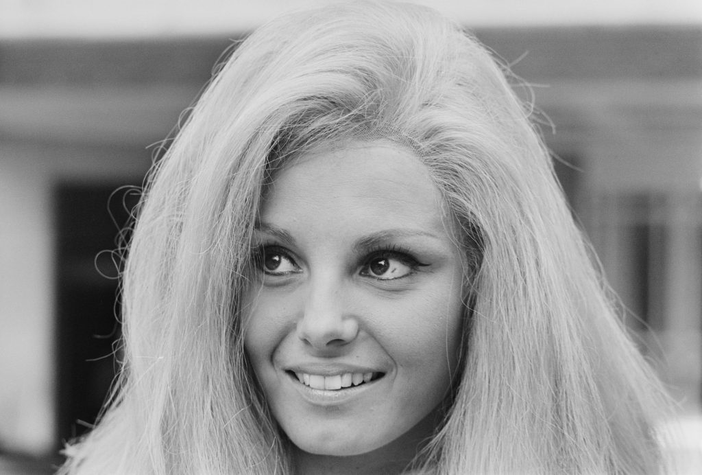 Victoria Vetri Net Worth - Wiki, Age, Weight and Height, Relationships ...