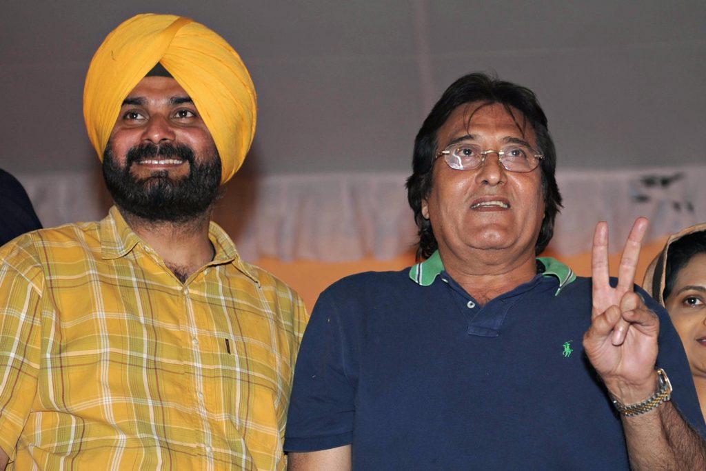 Vinod Khanna Net Worth - Wiki, Age, Weight and Height, Relationships ...
