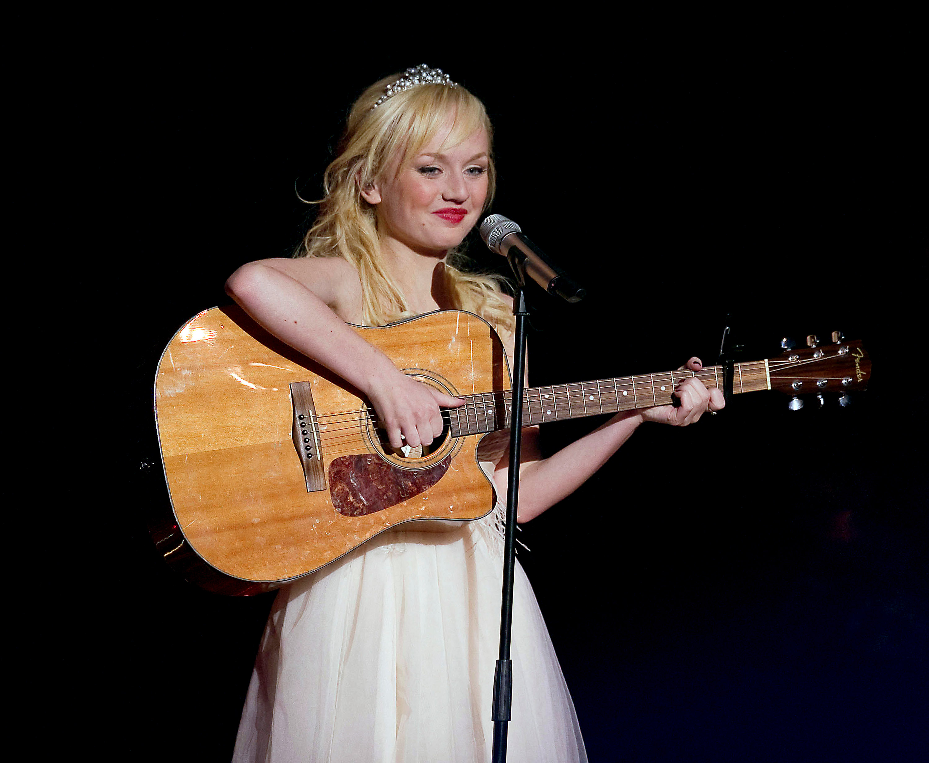 Anna Bergendahl Net Worth in 2023 - Wiki, Age, Weight and Height ...