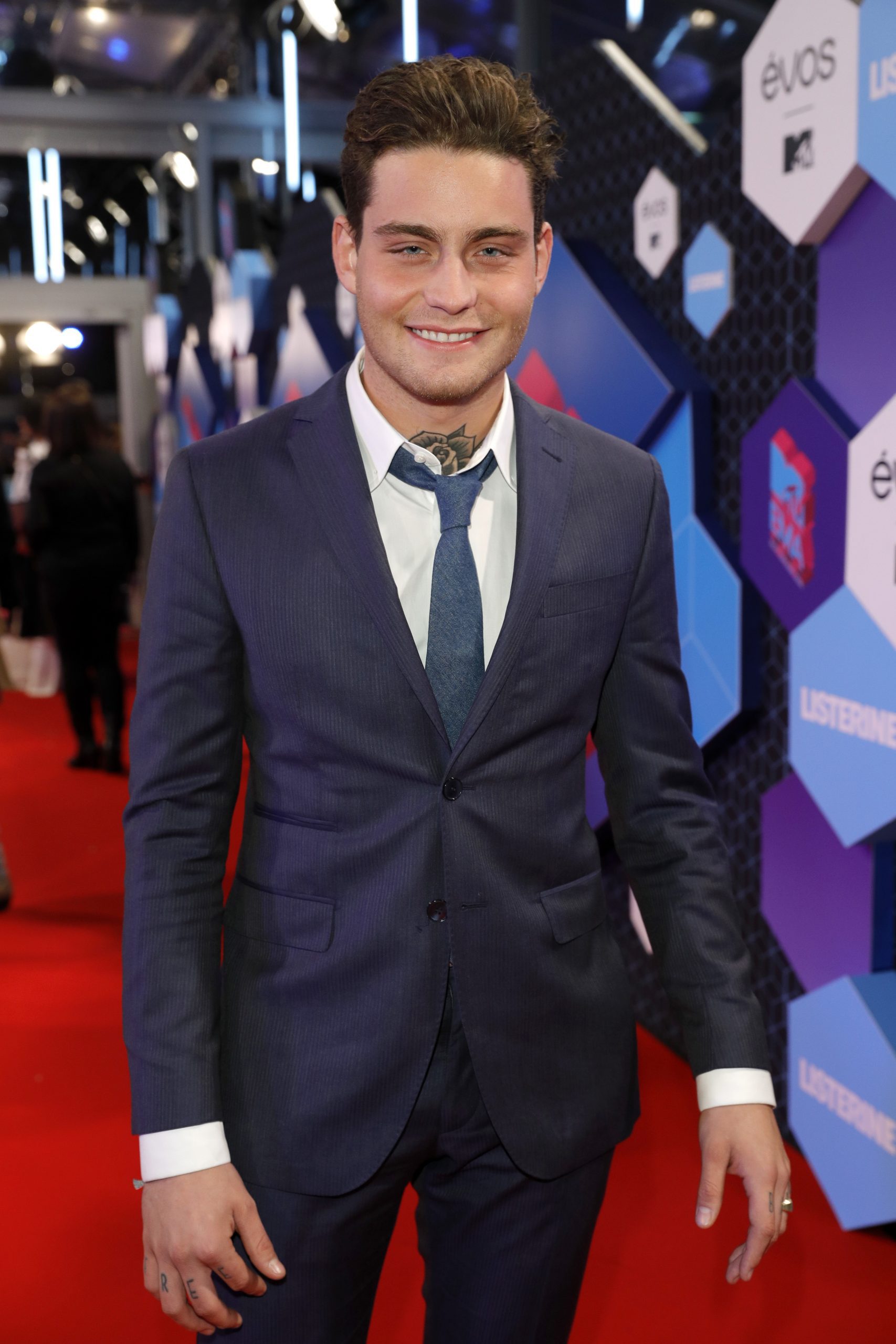 Douwe Bob Net Worth in 2023 - Wiki, Age, Weight and Height ...