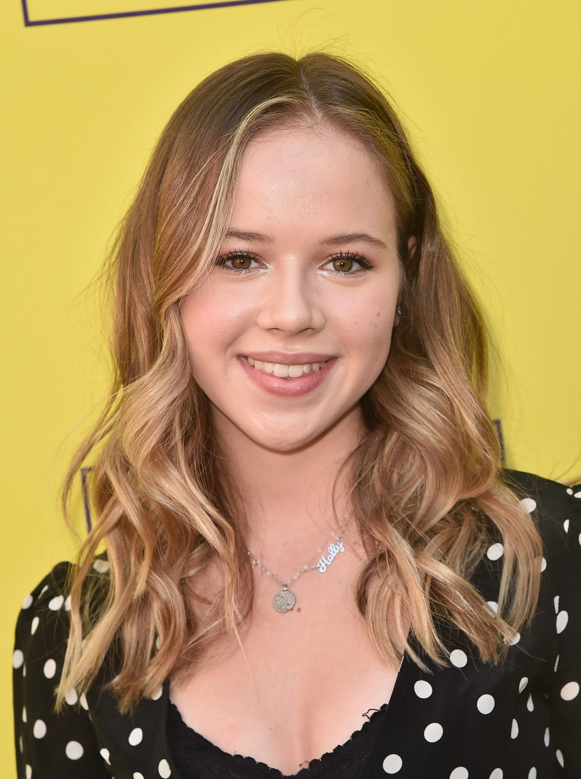 Holly J. Barrett Net Worth in 2023 - Wiki, Age, Weight and Height ...