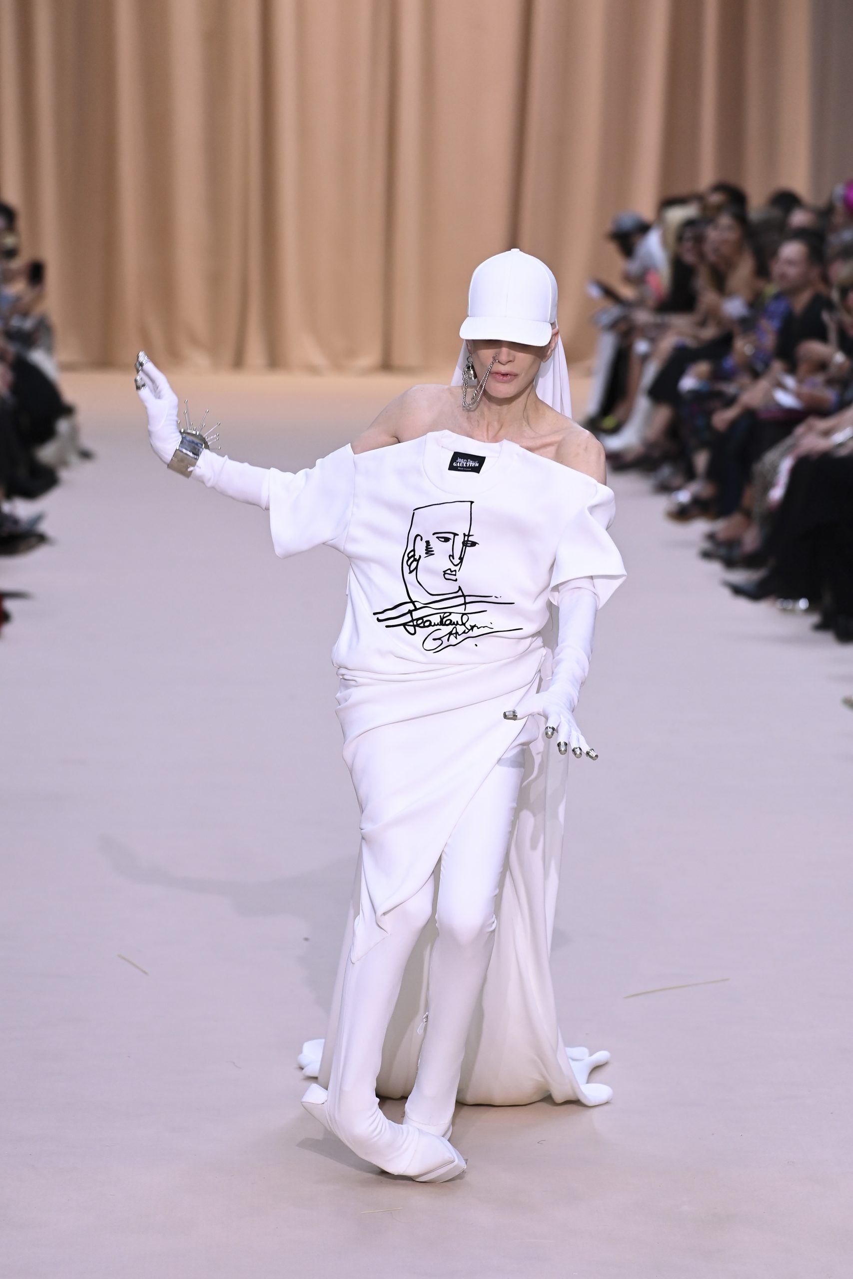 Kristen McMenamy Net Worth in 2023 - Wiki, Age, Weight and Height ...