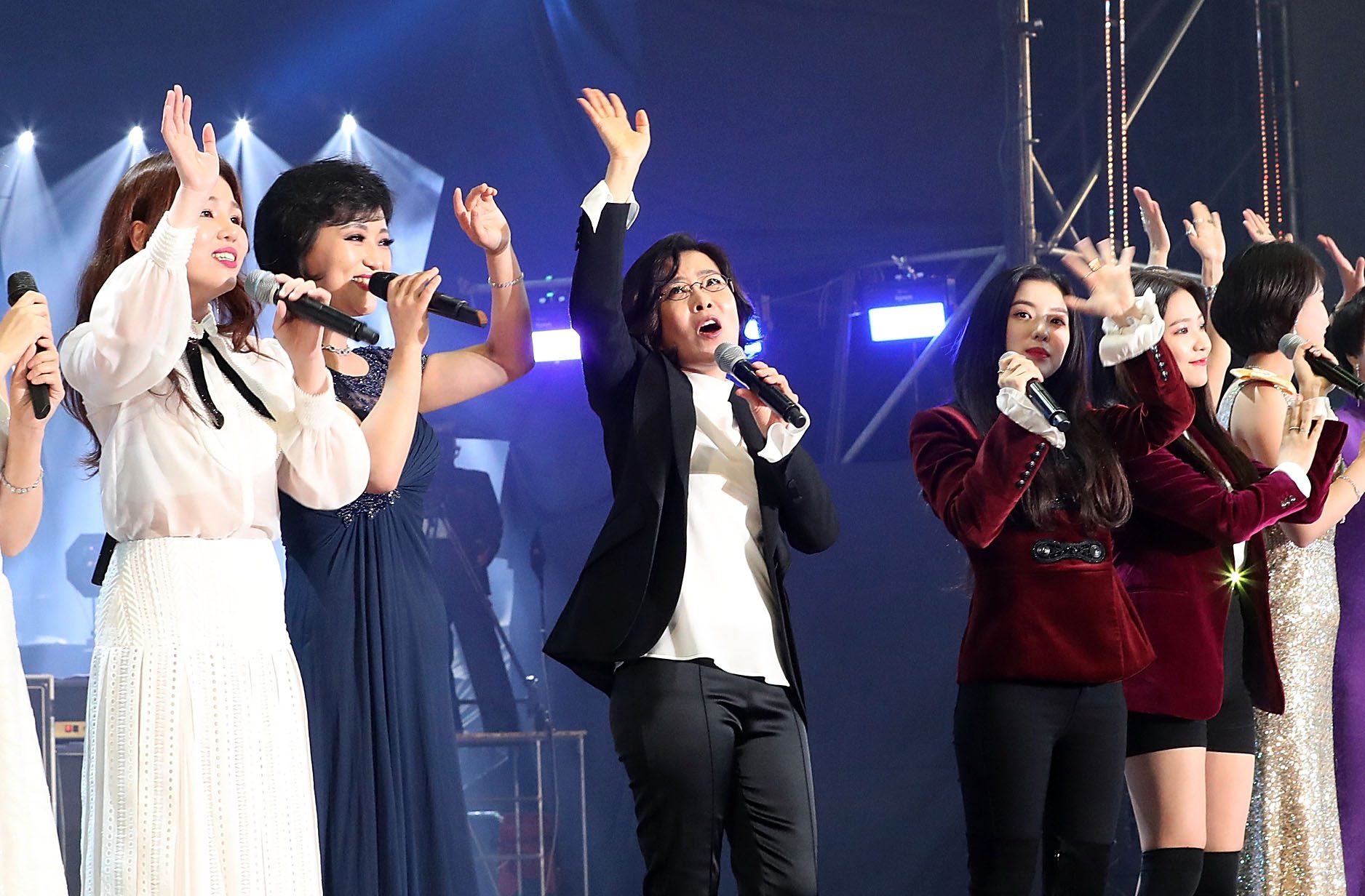 Lee Sun-Hee Net Worth in 2023 - Wiki, Age, Weight and Height ...