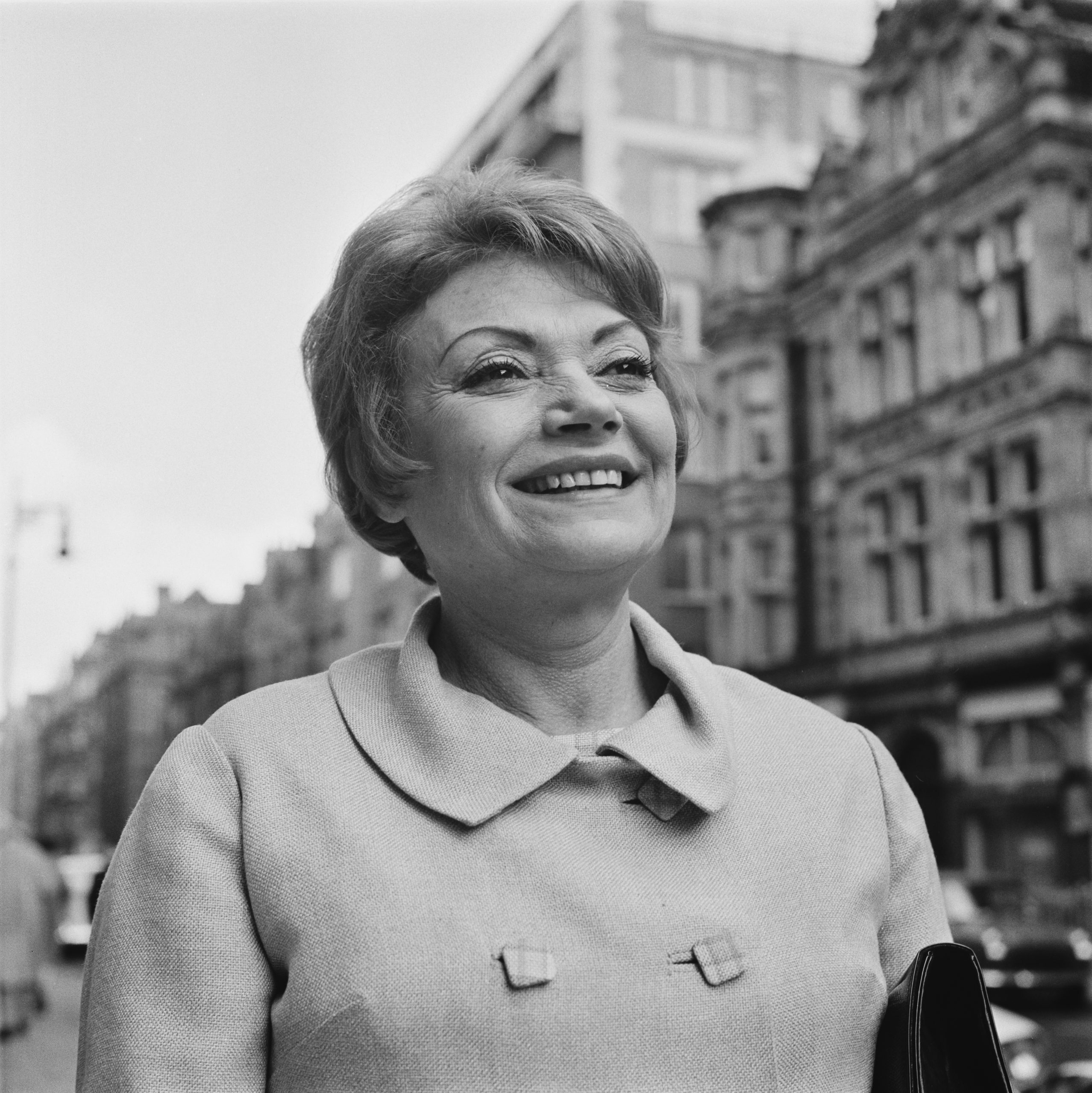 Lila Kedrova Net Worth in 2023 - Wiki, Age, Weight and Height ...